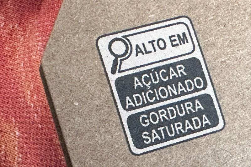 Selos de alto teor de gordura saturada e açúcar adicionado ...